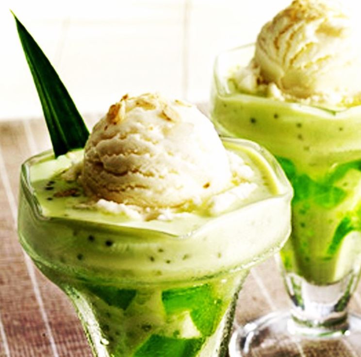 Pandan - What is it? How do Pandan Leaves taste in Desserts and more?