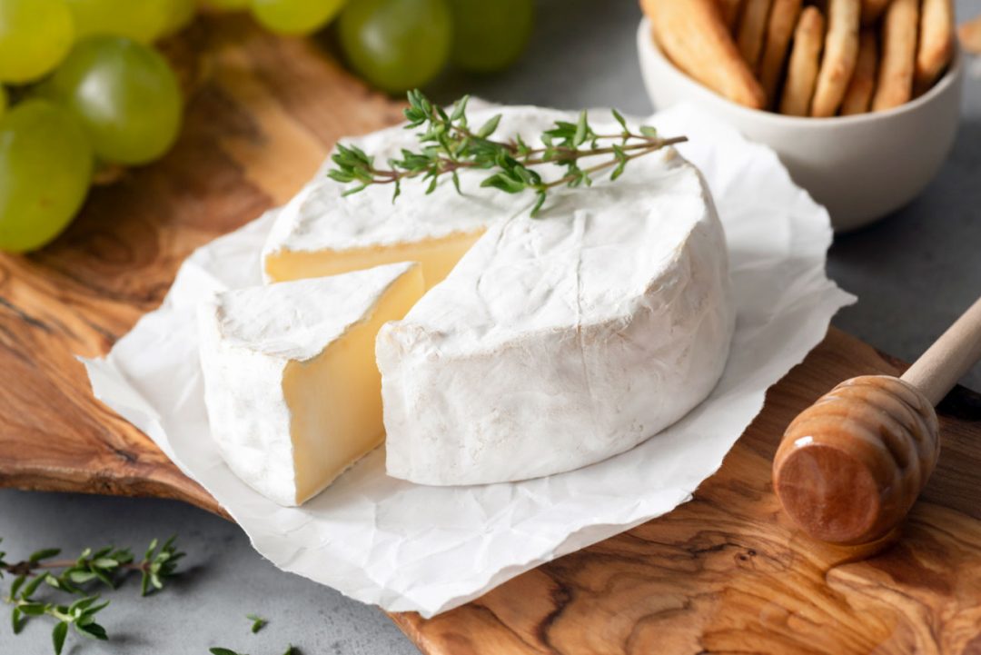 Brie Cheese: get to know this essential soft French cheese - Glutto Digest
